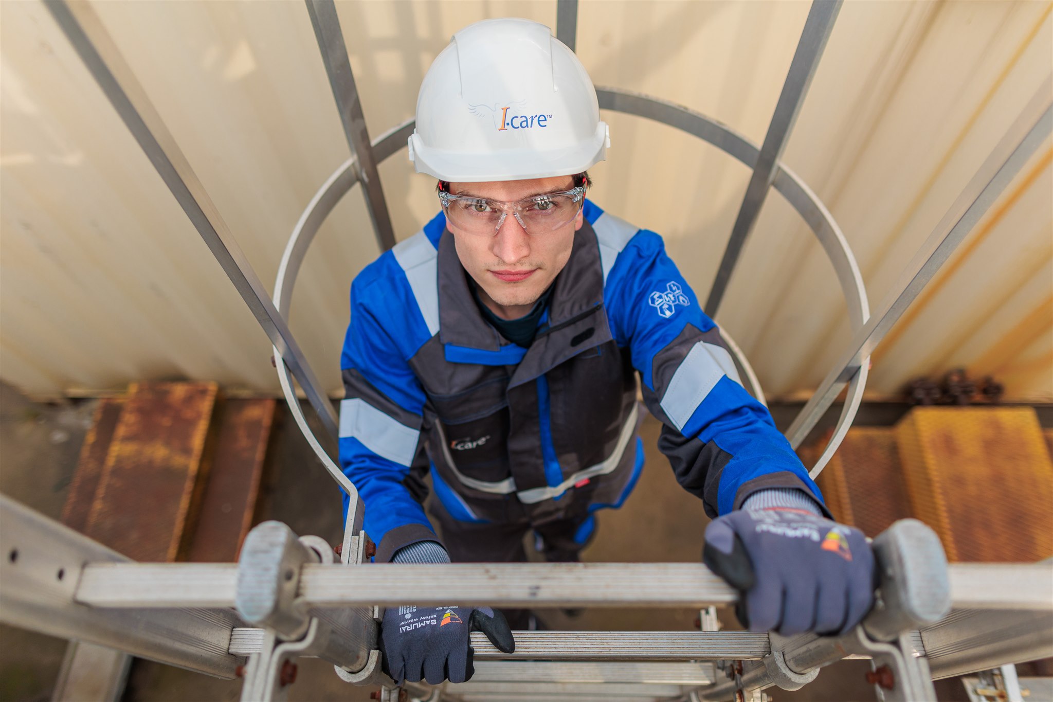 Vibration Analyst from I-care USA